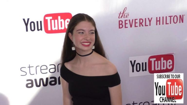 Who is Chloe Lmao? How Old is She? Here are The Facts - Networth Height Salary