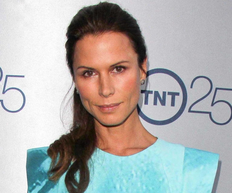 Rhona Mitra – Bio, Measurements, Married, Husband, Boyfriend - Networth ...